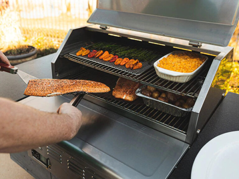 Recteq RT-1070 Built-in Pellet Grill With Temperatures up to 700 ...