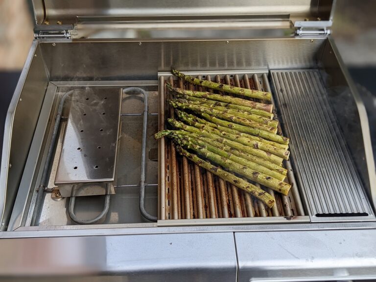 Weber Designed an L-Shaped Smoker Box for Longer Smoke Times - CookOut ...