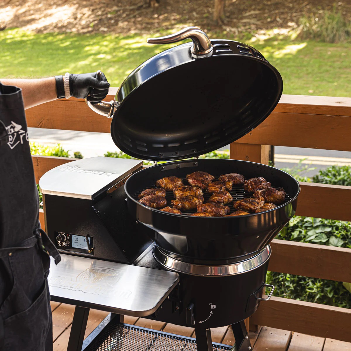 Recteq Releases Bullseye Deluxe Black Edition Direct Heat Pellet Grill ...
