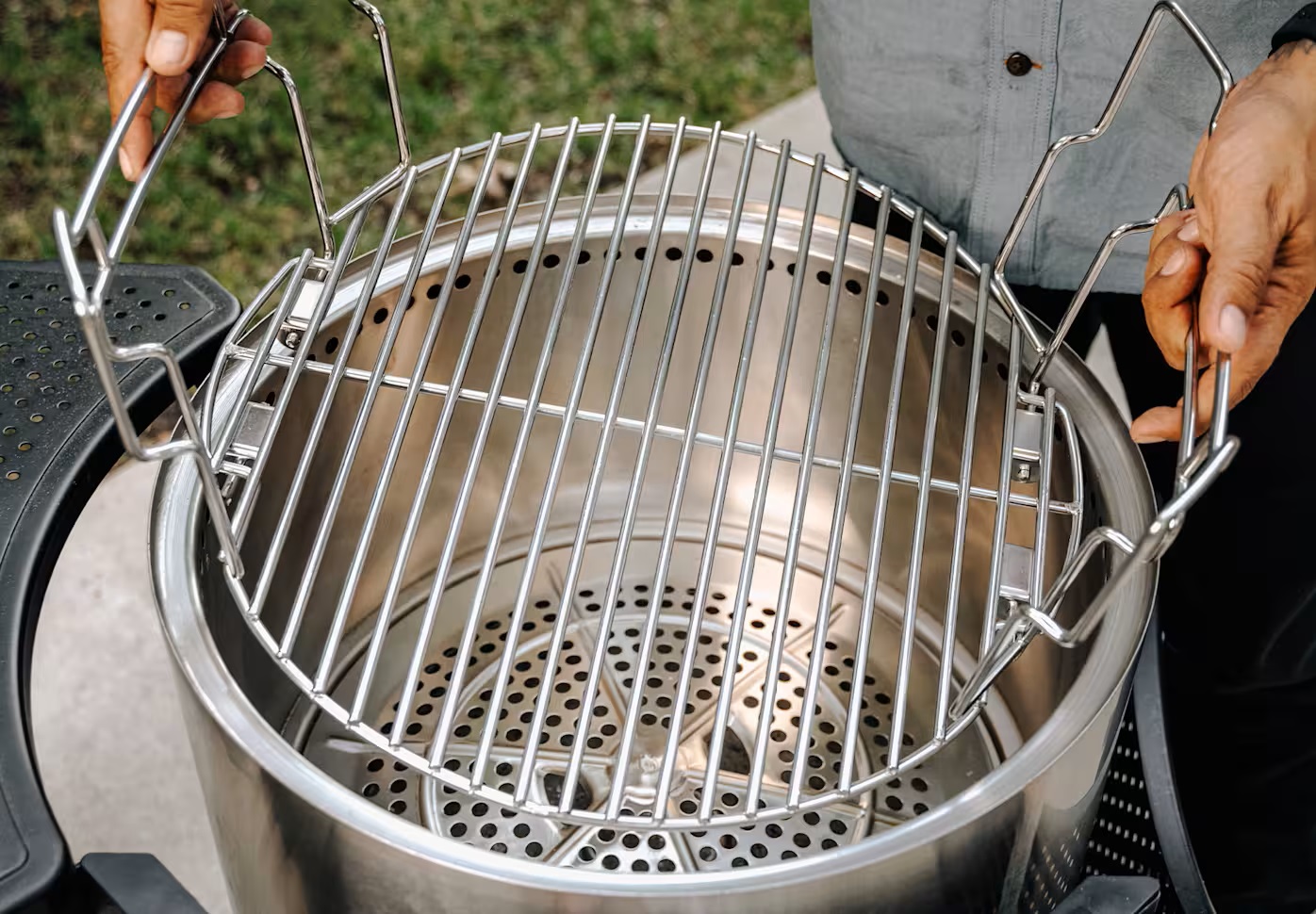 New Solo Stove Cookout Kit Turns Fire Pit into a Charcoal Grill ...