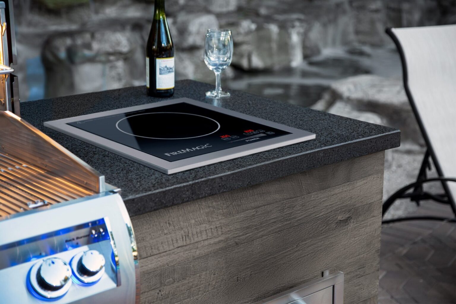 Fire Magic Brings an Induction Cooktop to Luxury Outdoor Kitchens ...